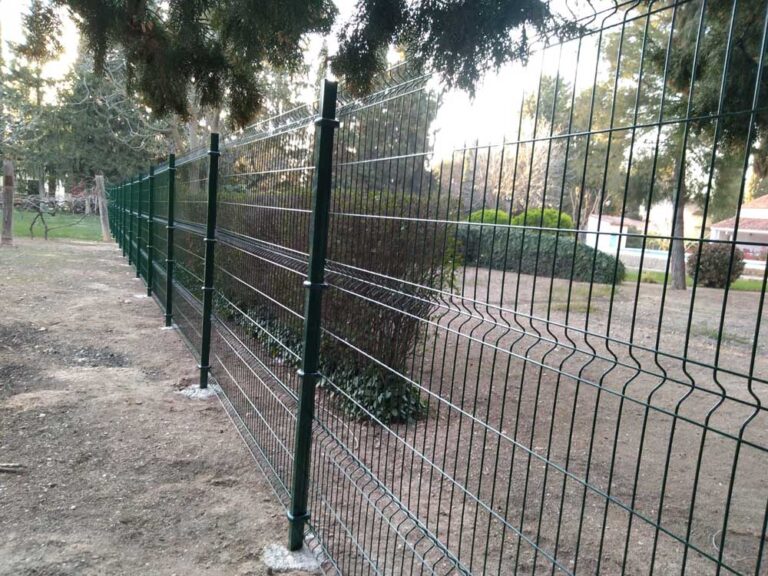 Instalación de malla hércules en residencial - Cerralba